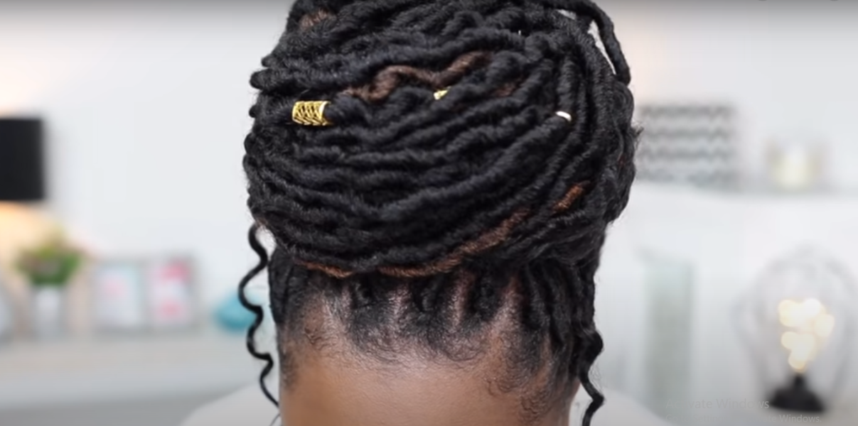How To Soften Synthetic Dreads (Easy Tips) - Natural Hair Insights